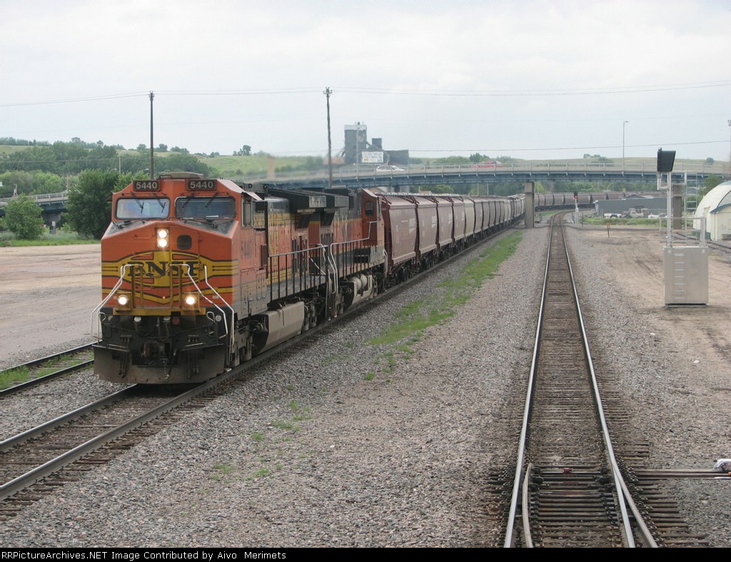 BNSF 5440 at Minot